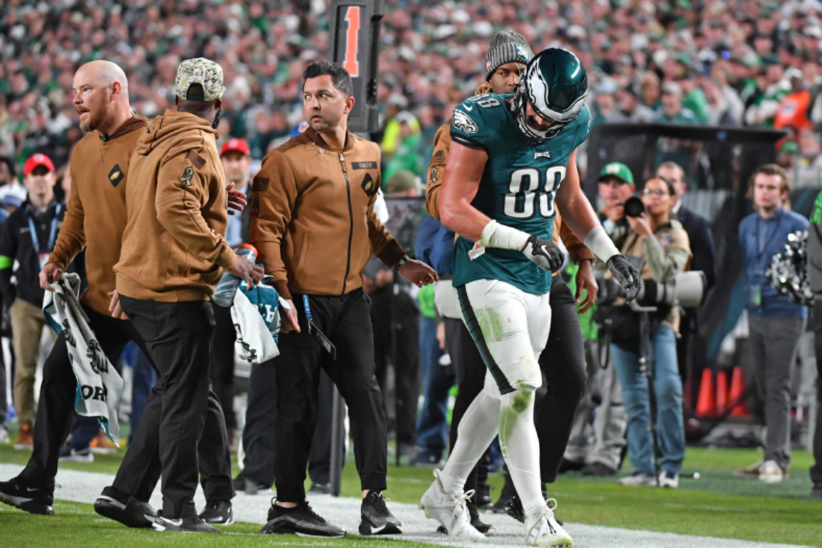 Eagles Elevate Starting Tight End Just In Time For Playoffs