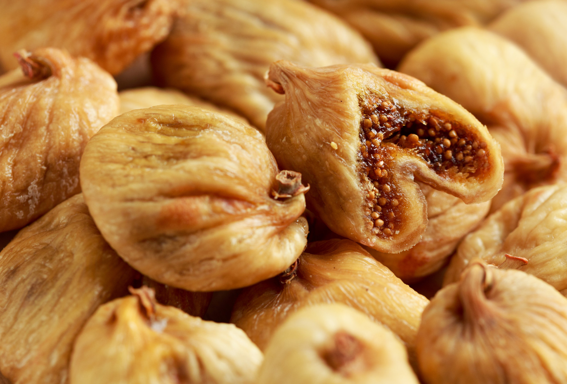 These foods contain more calcium than a glass of milk