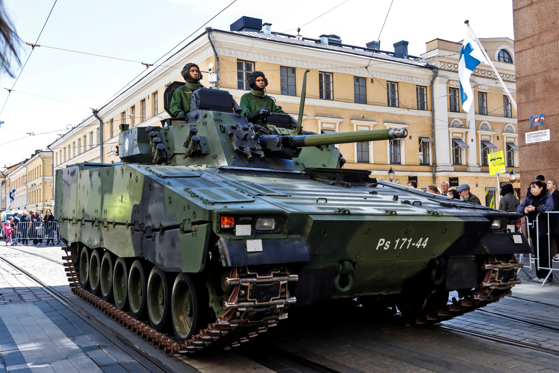 Vous ne devinerez jamais dans quels pays le service militaire est ...
