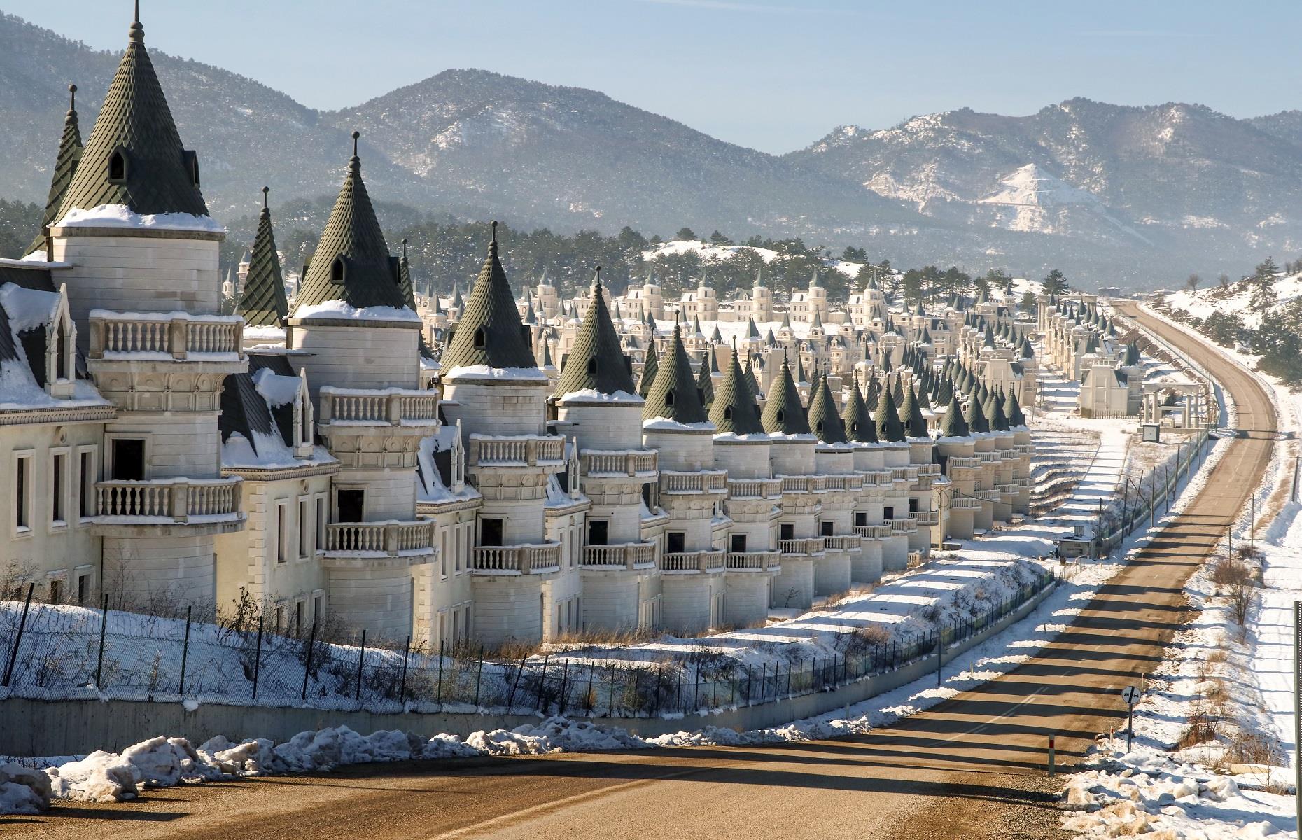 Inside a ghost city of abandoned luxury castles