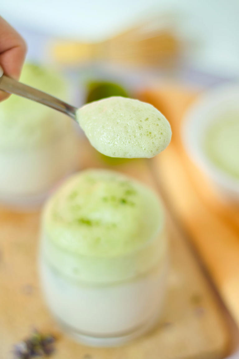 Make this delicious matcha dalgona latte