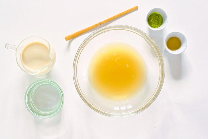 Make this delicious matcha dalgona latte