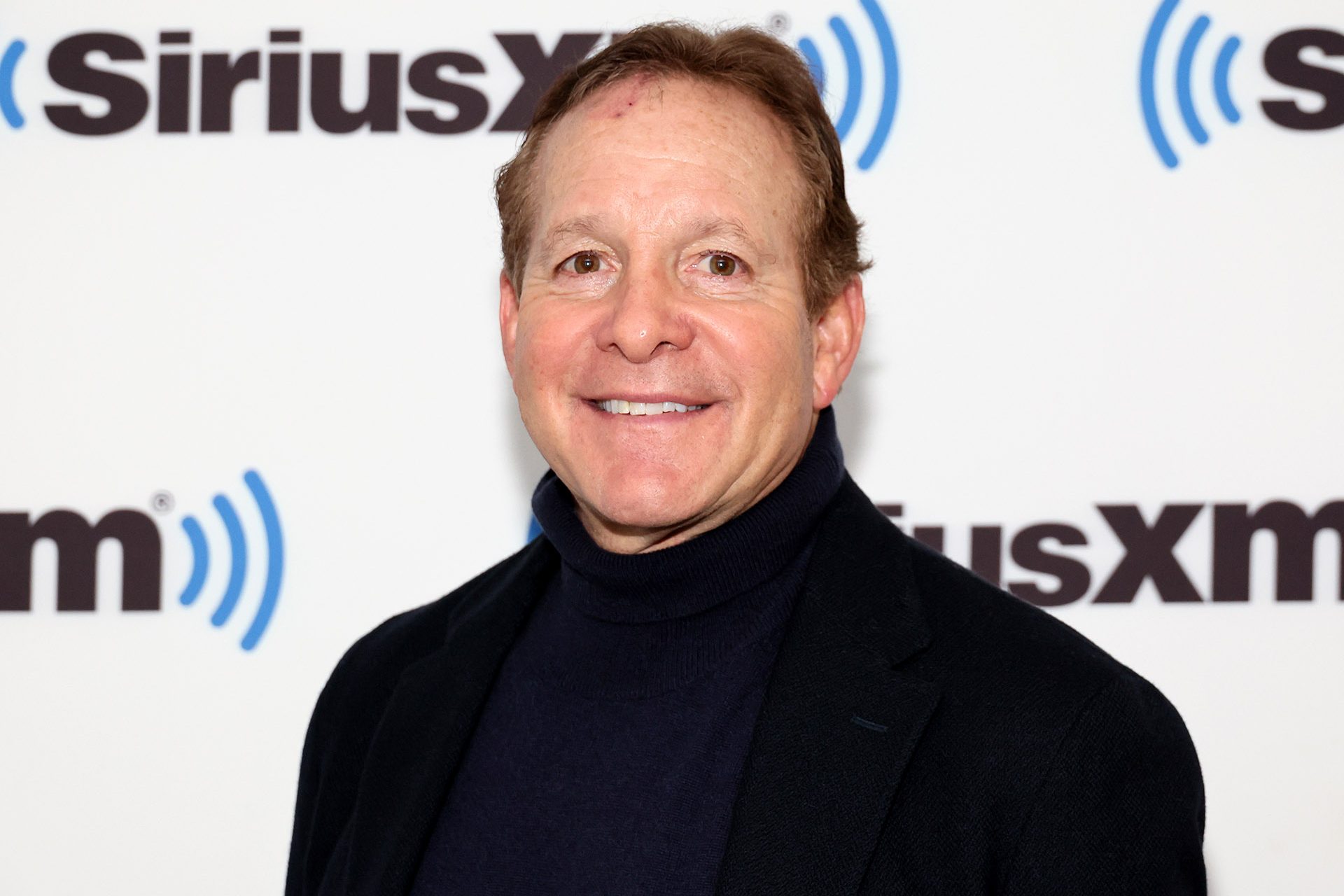 Schauspieler Steve Guttenberg von 'Police Academy' als Helfer bei den ...