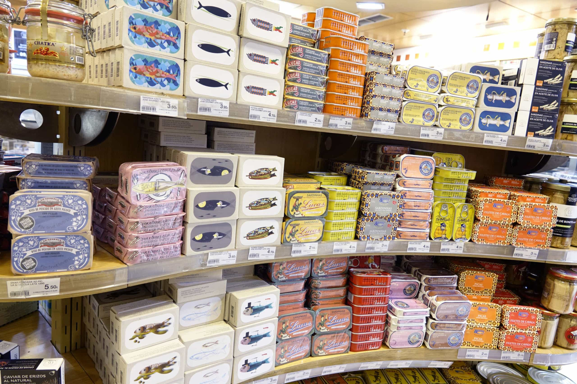 Gezond en lang houdbaar voedsel en andere producten om in voorraad te ...