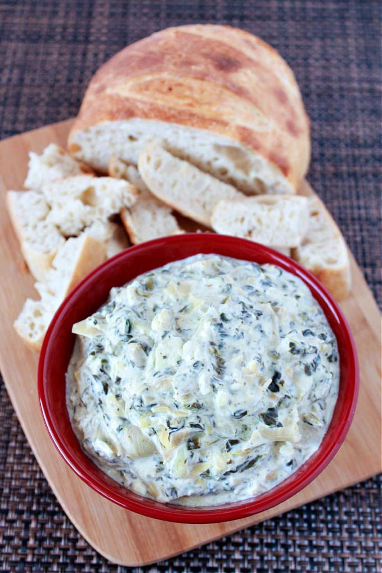 Slow Cooker Cheesy Spinach And Artichoke Dip Recipe