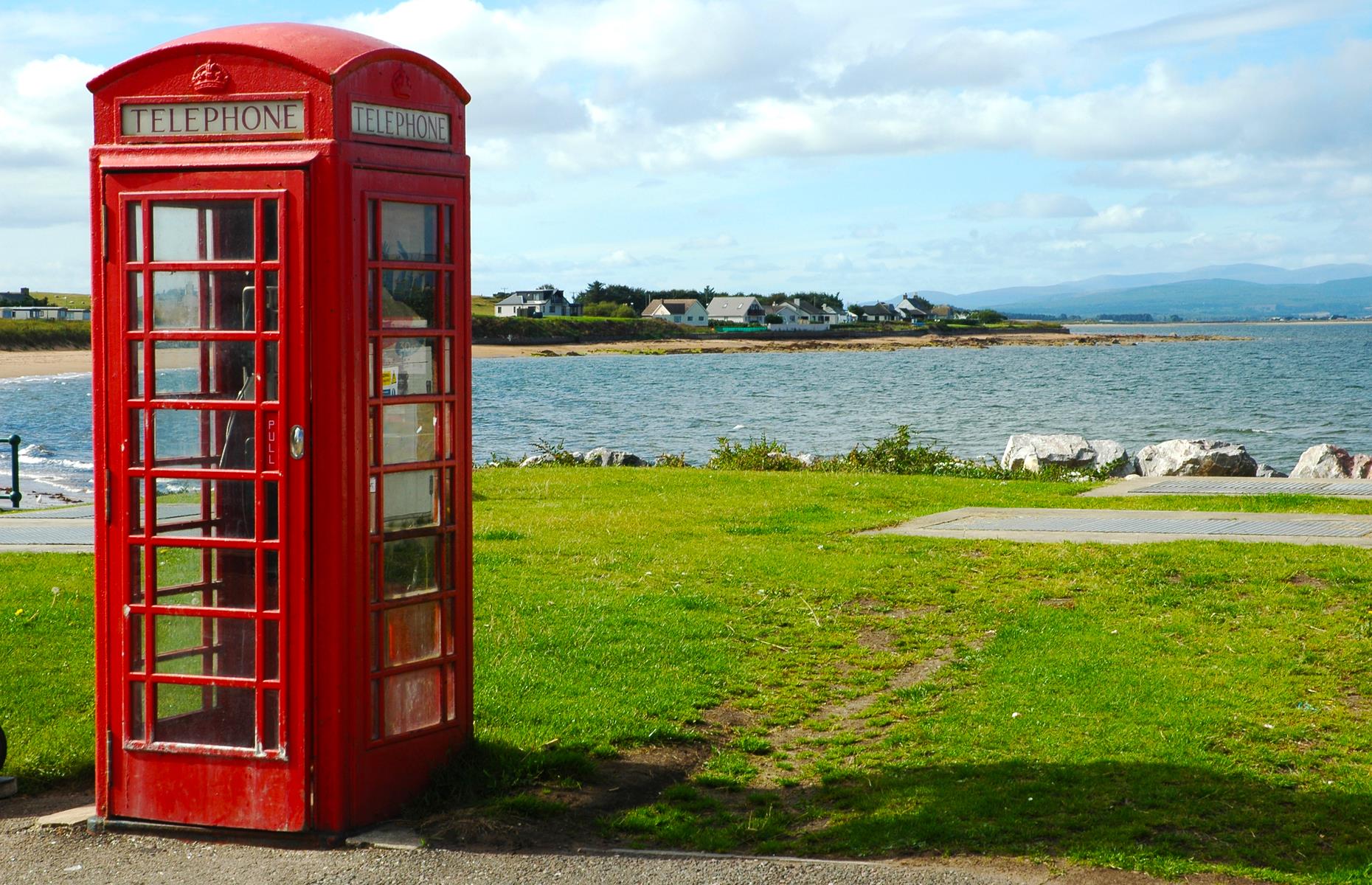British quirks and traditions that completely confuse visitors
