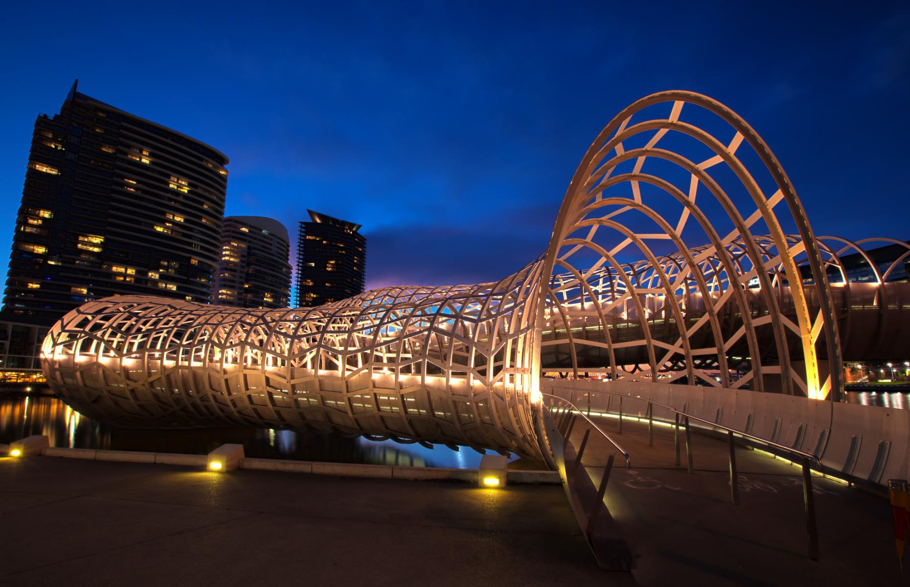 The world's most spectacular bridges you can cross on foot