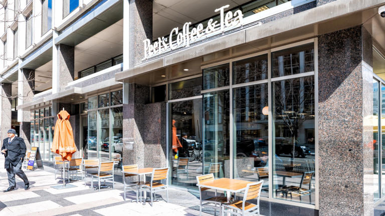 US Coffee Store Number Tops 40,000