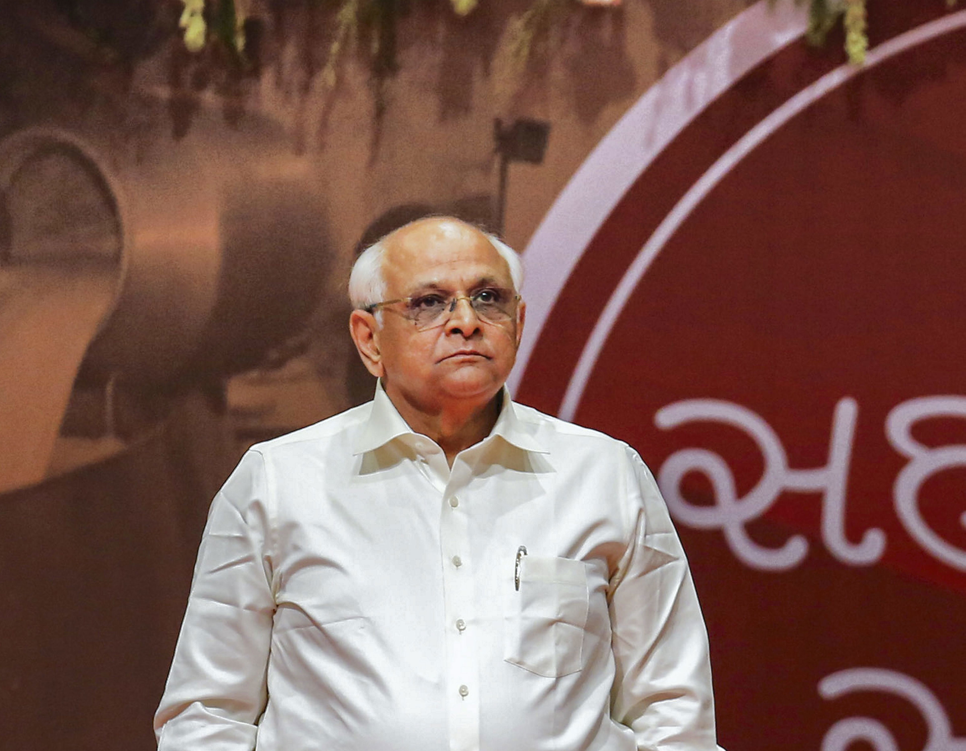 CM Patel opts for train travel during south Gujarat tour; boards Vande ...