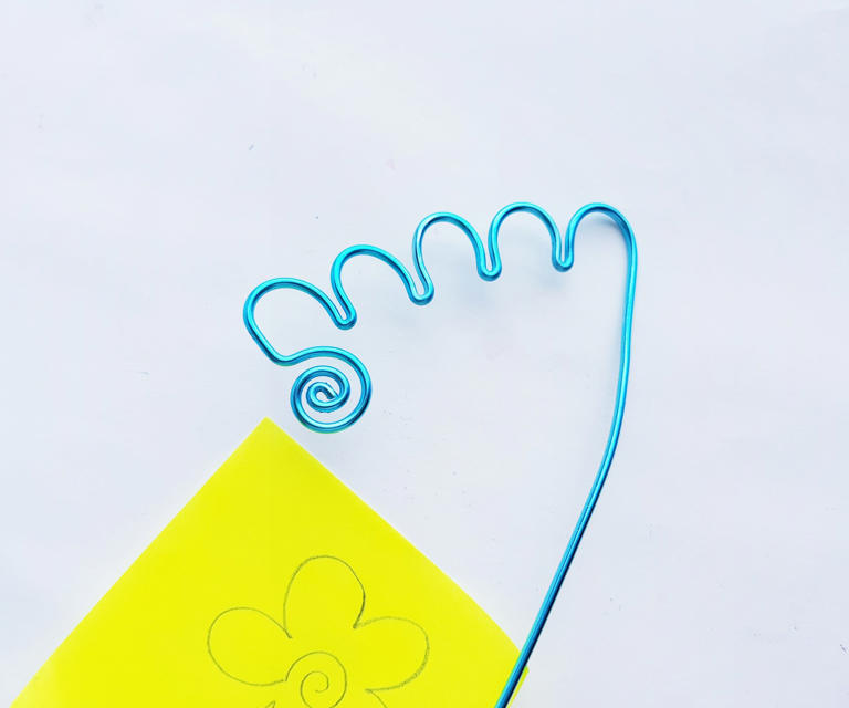 Flower Bookmarks: An Easy Aluminum Wire Craft