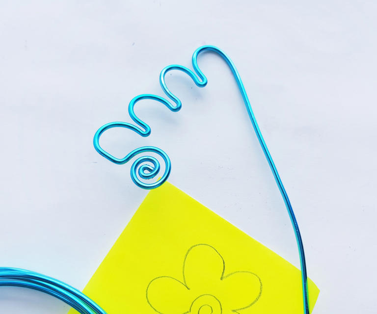 Flower Bookmarks: An Easy Aluminum Wire Craft