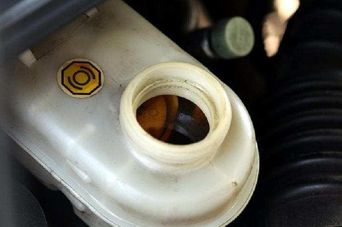 Mesin mobil overheat bisa dicegah, ini langkah pengecekannya!