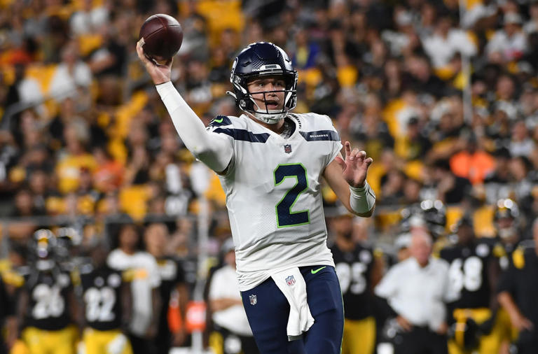 Who will start at QB for Seahawks if Sam Darnold can't play?