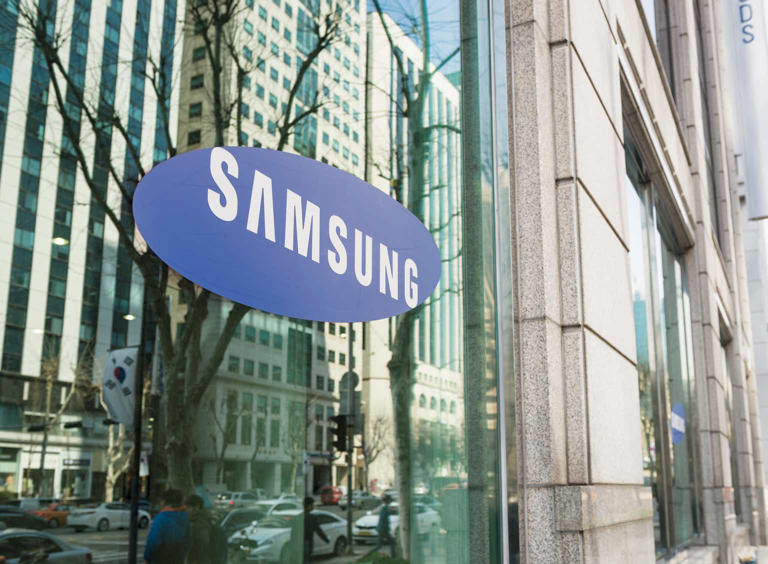 Samsung takes lead in AI memory race, begins shipping advanced HBM4E ...