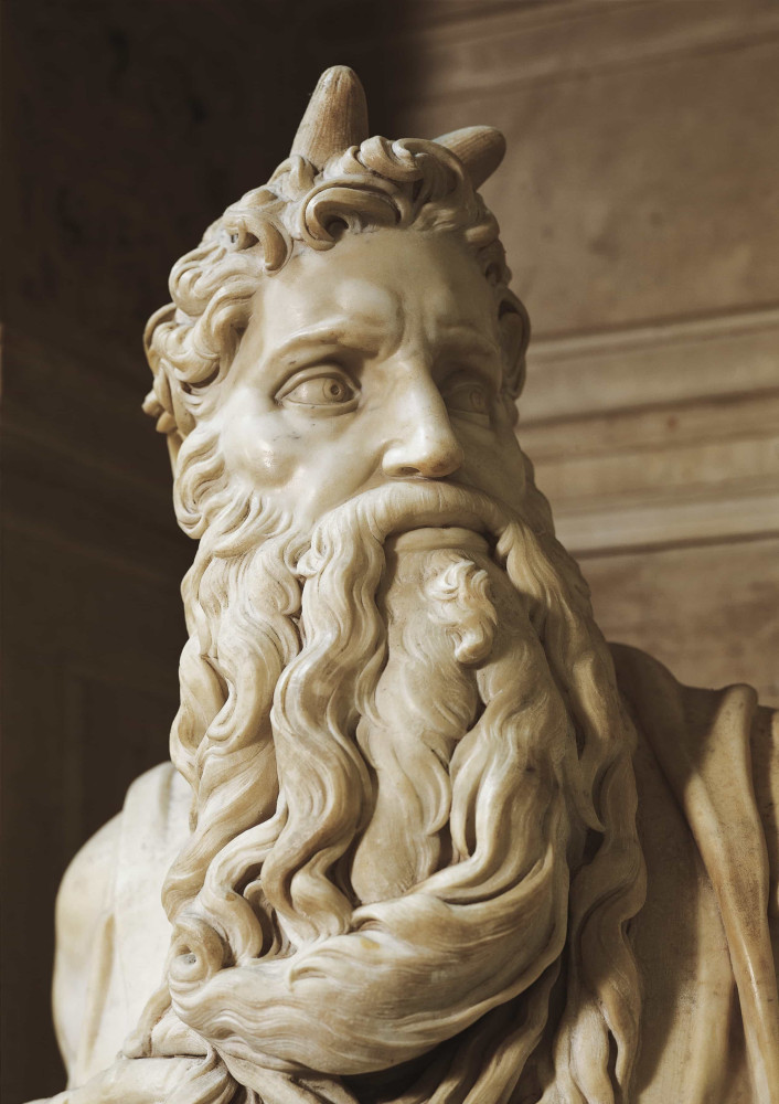 Secret messages hidden in famous statues