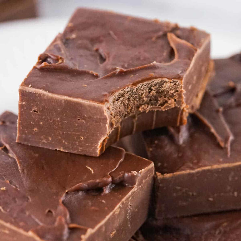 Easy 2 Ingredient Fudge Recipe