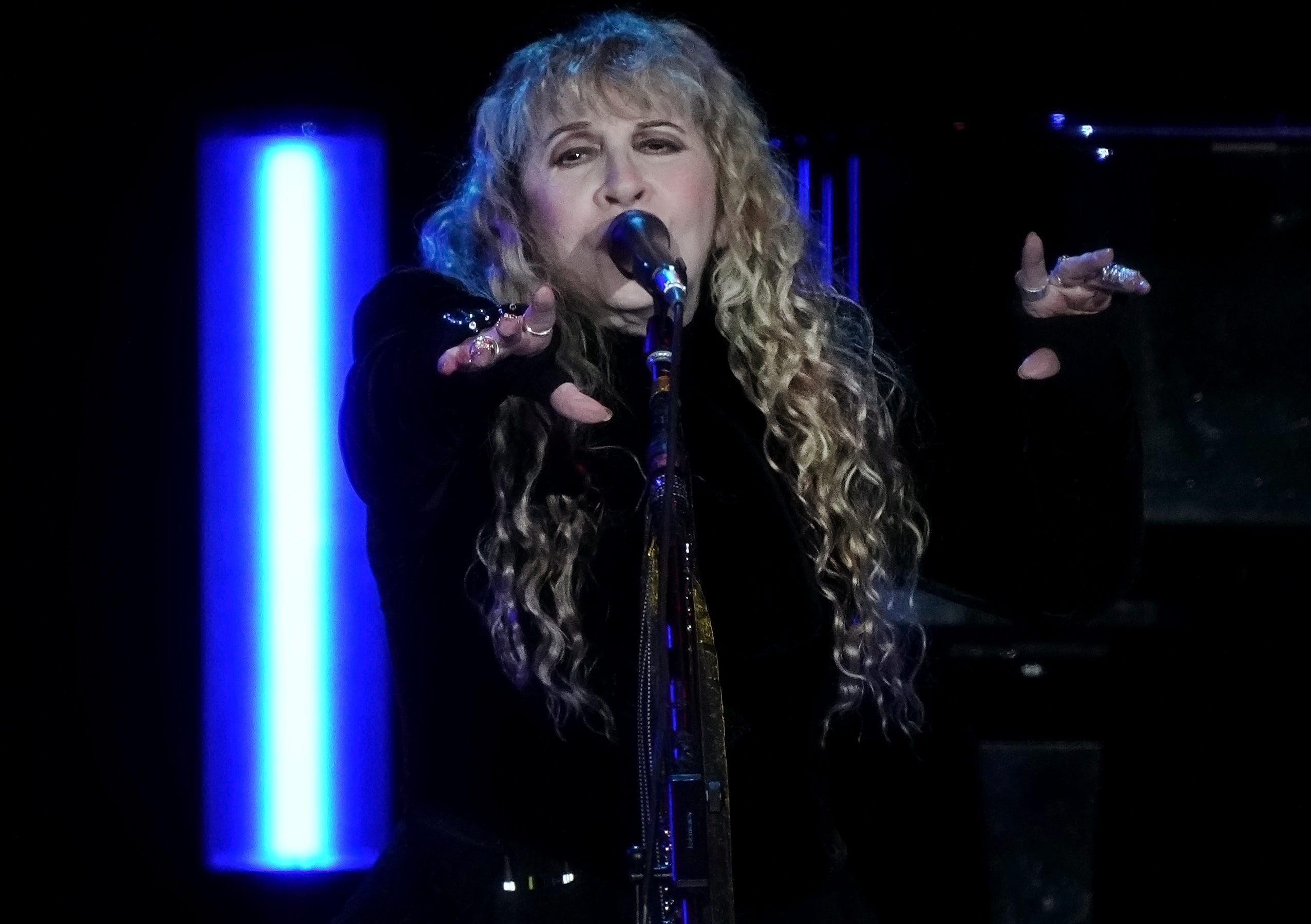 Stevie Nicks tour is coming to Phoenix in 2025. Everything fans need to ...