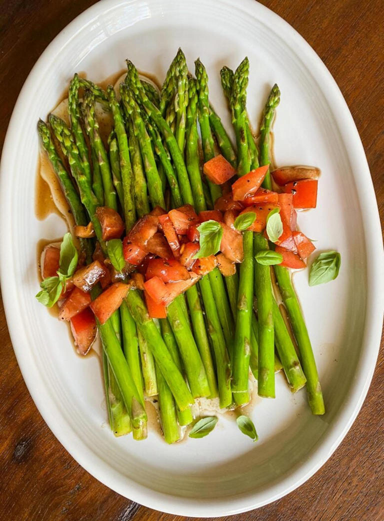 10-Minute Balsamic Asparagus Magic