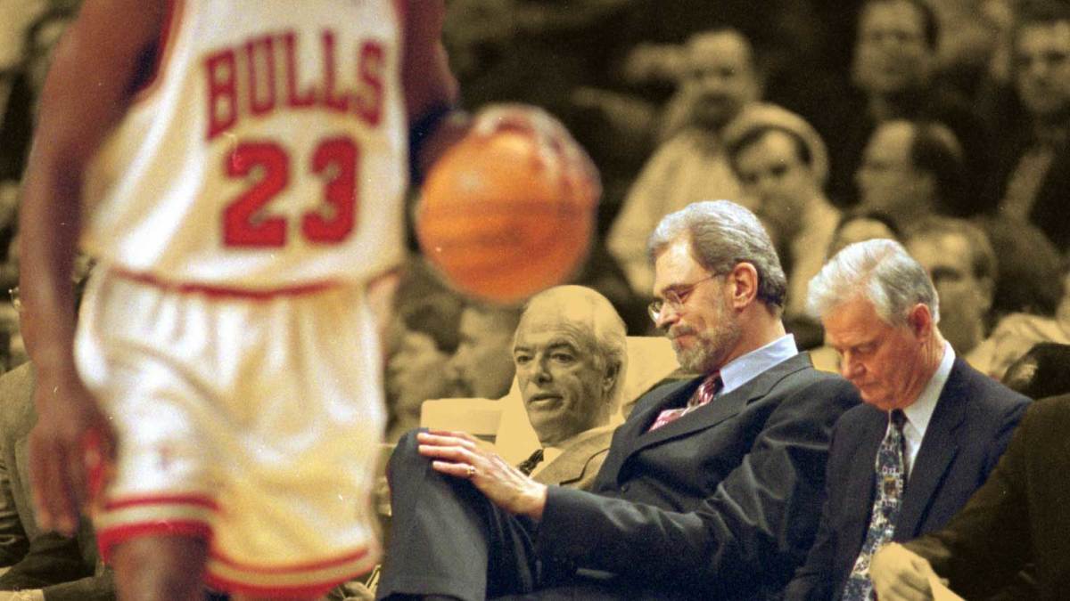 Phil Jackson on challenges of selling Triangle Offense to Michael ...