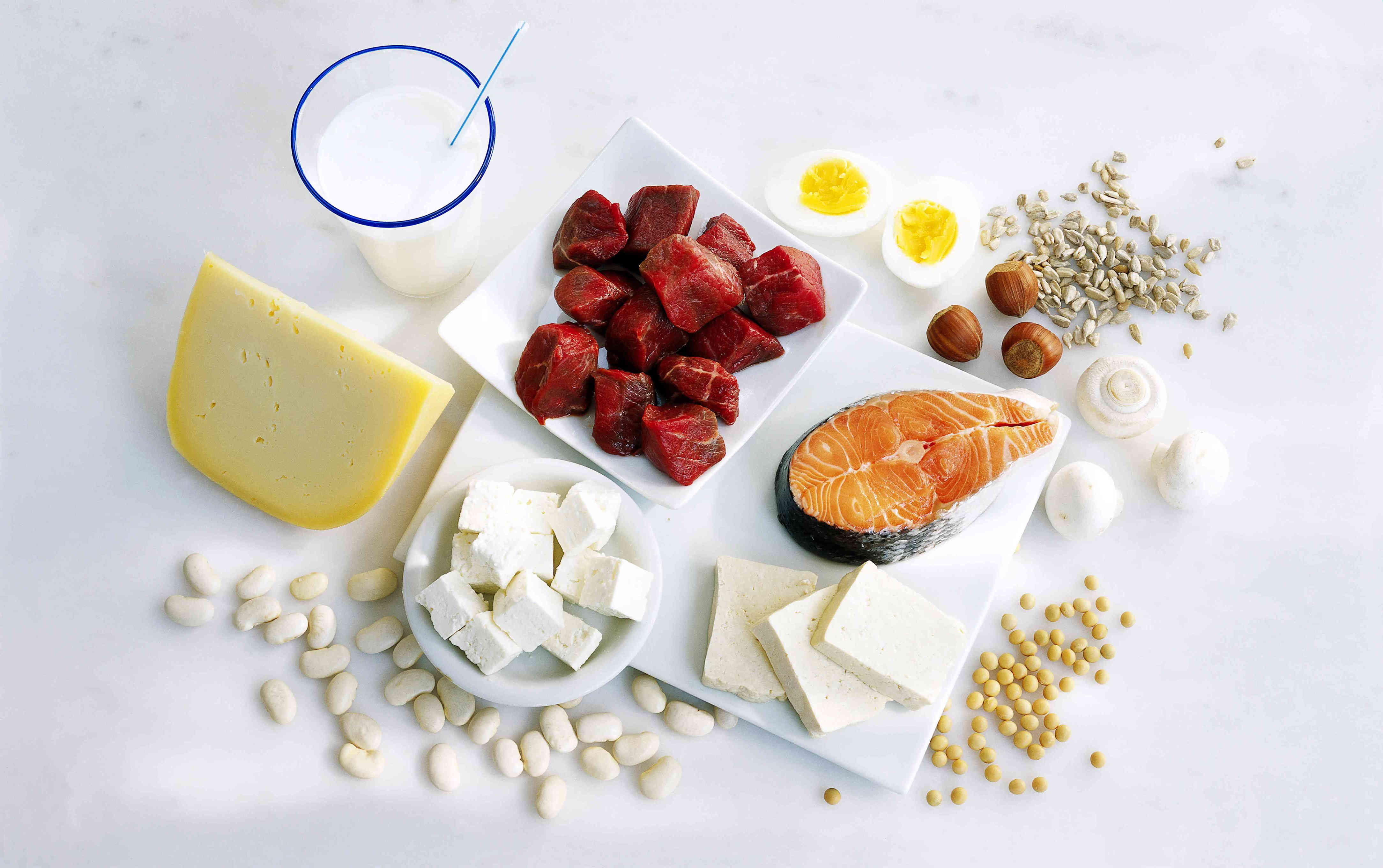 How much protein should a person with diabetes eat?