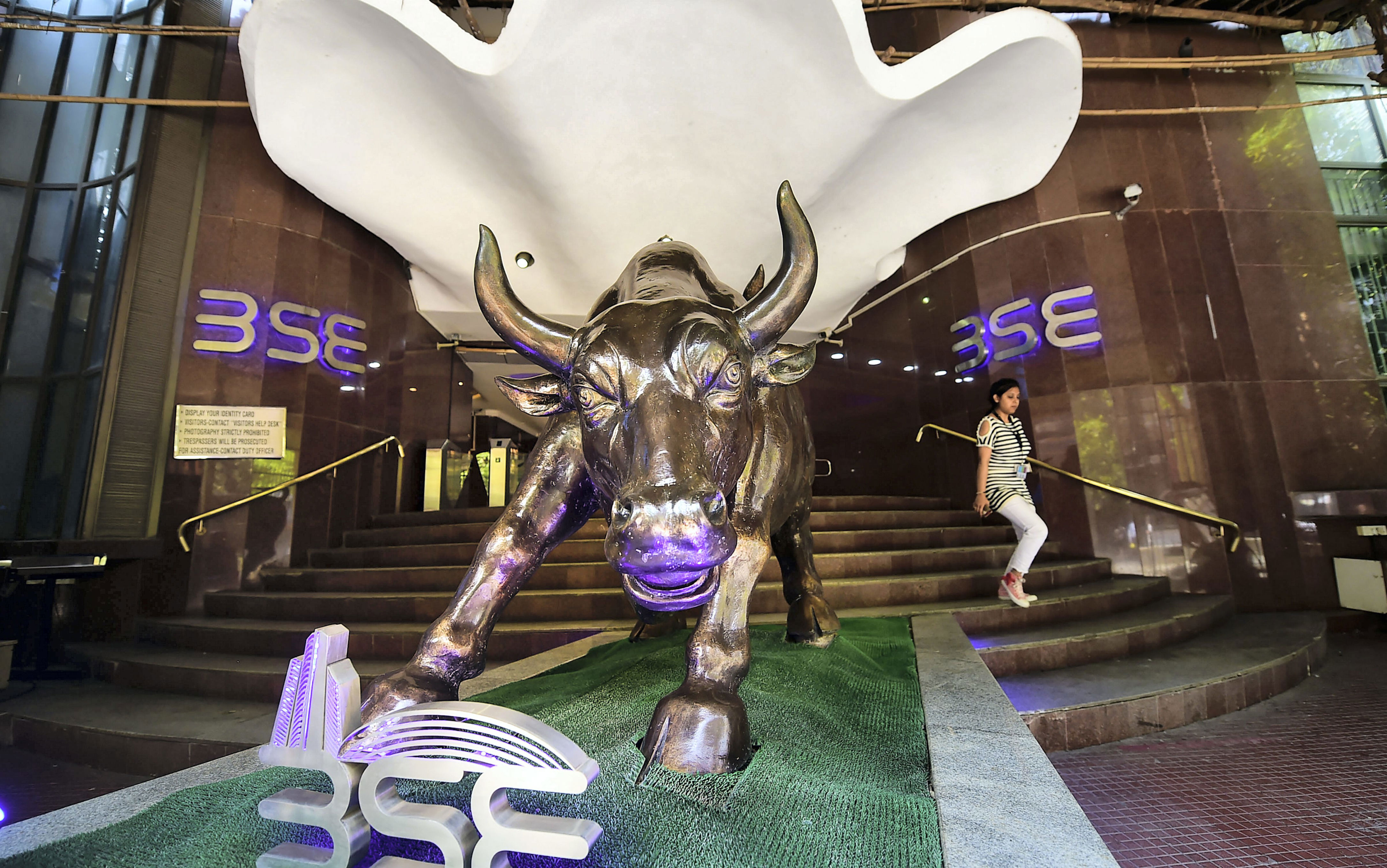 Oil marketing companies, aviation stocks extend winning run on drop in ...