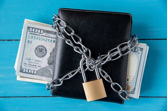 10 Ways to Dodge Financial Scams + Keep Your Money Safe