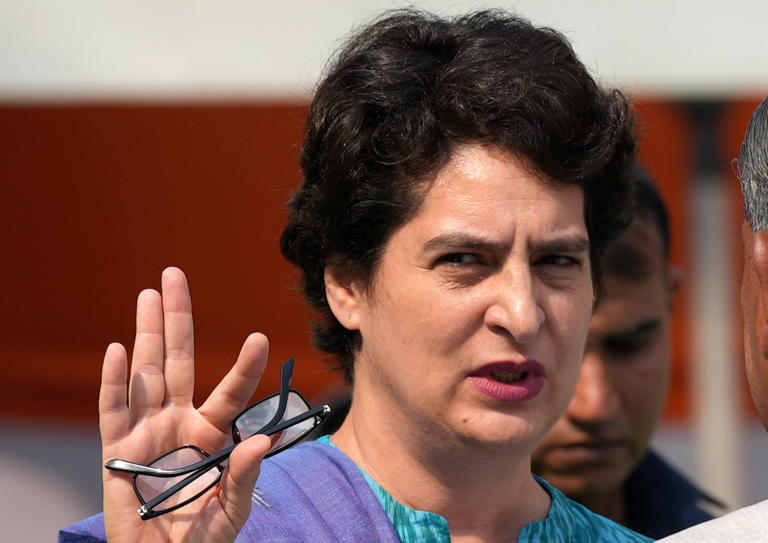 Priyanka Gandhi Vadra begins three-day visit to Wayanad Priyanka Gandhi Vadra begins three-day visit to Wayanad