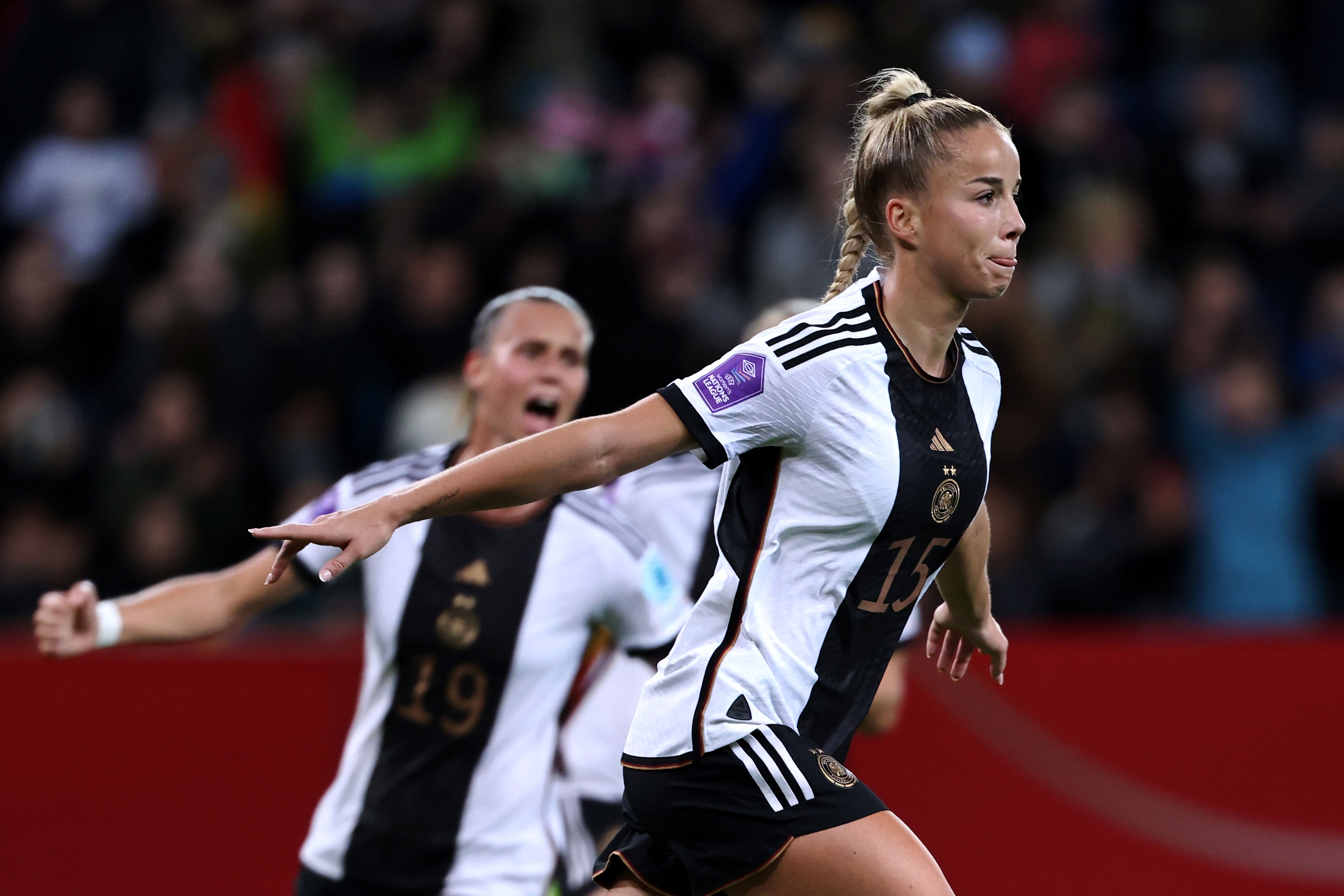 German soccer star Giulia Gwinn in images