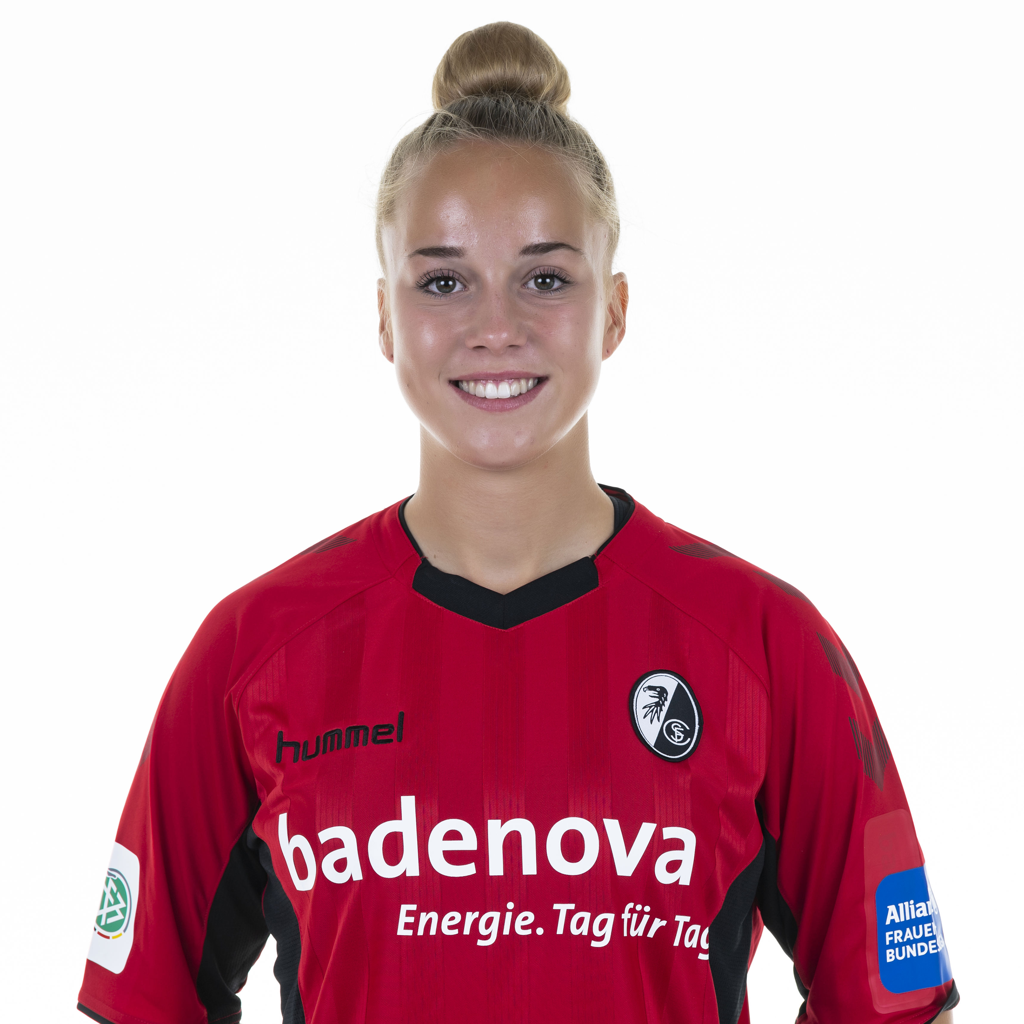 German soccer star Giulia Gwinn in images