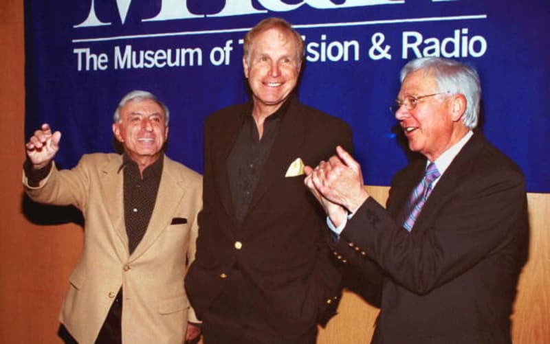 The Tragic Death Of Wayne Rogers - "Captain 'Trapper' John McIntyre"