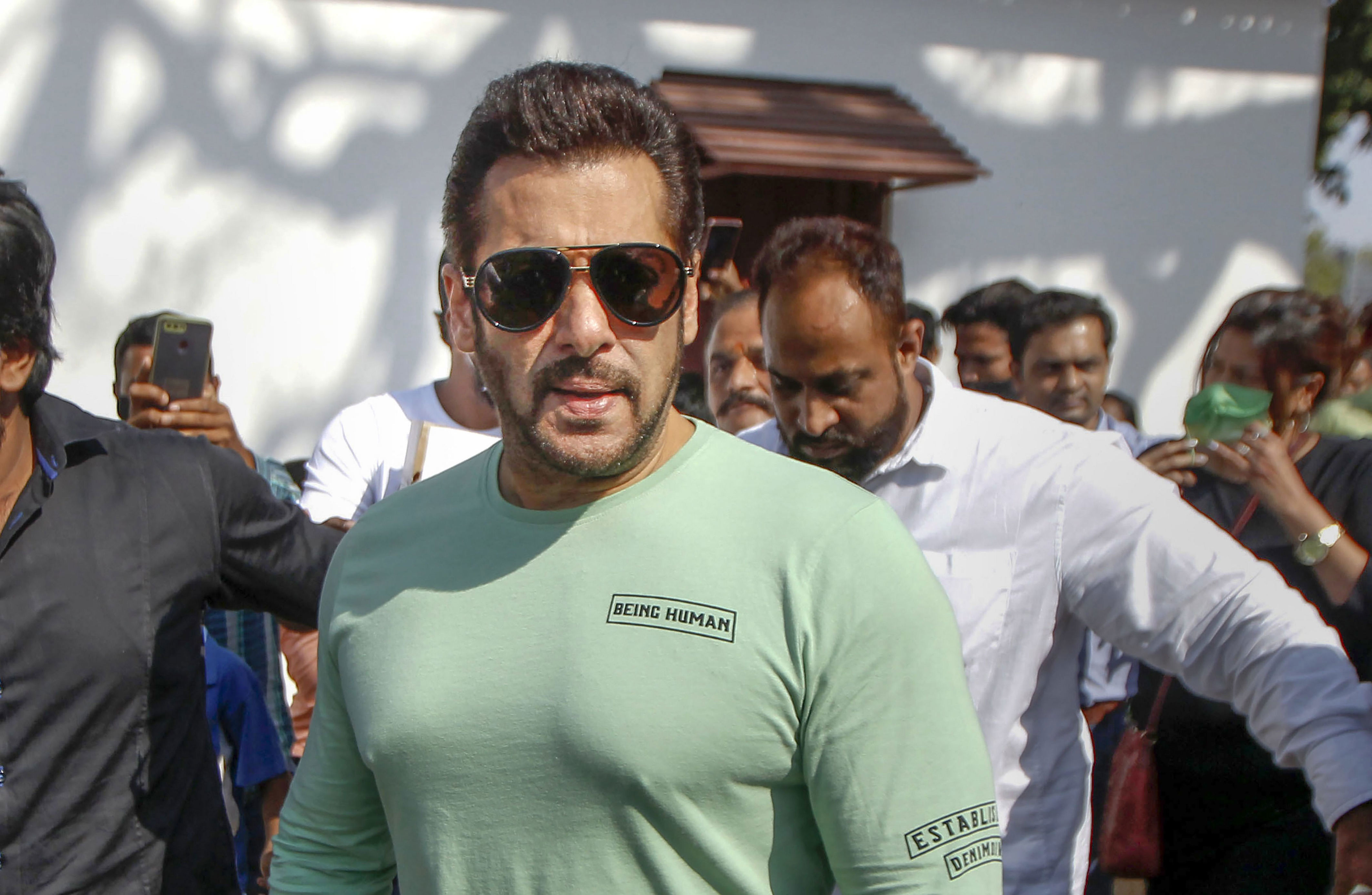 Plot to kill Salman Khan: Bishnoi gang member held from Haryana Plot to kill Salman Khan: Bishnoi gang member held from Haryana