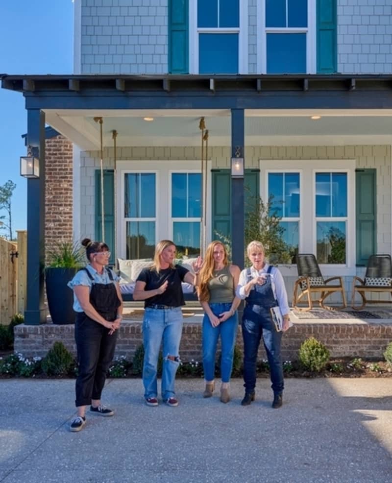 'Good Bones': Meet The Starsiak Family