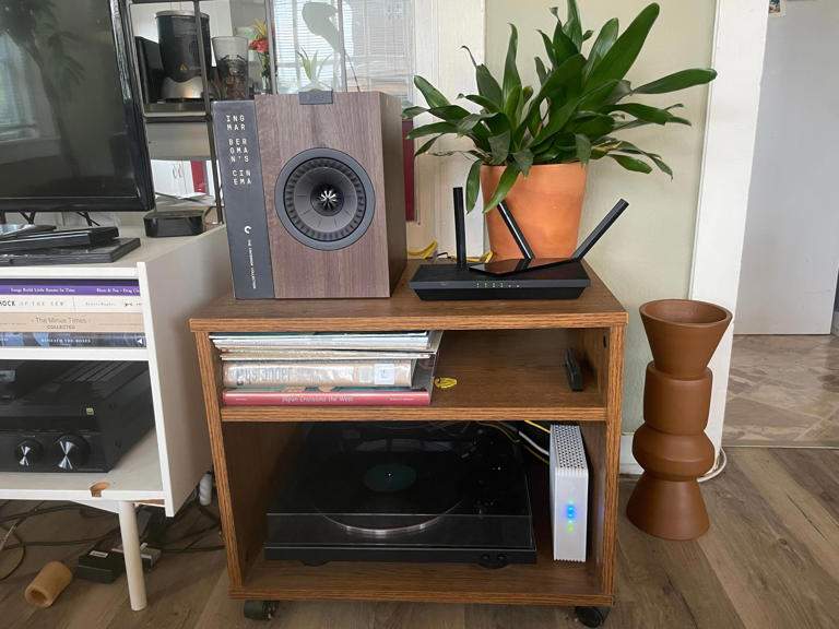 I Saved Almost $1,000 When I Stopped Renting My Router From Xfinity