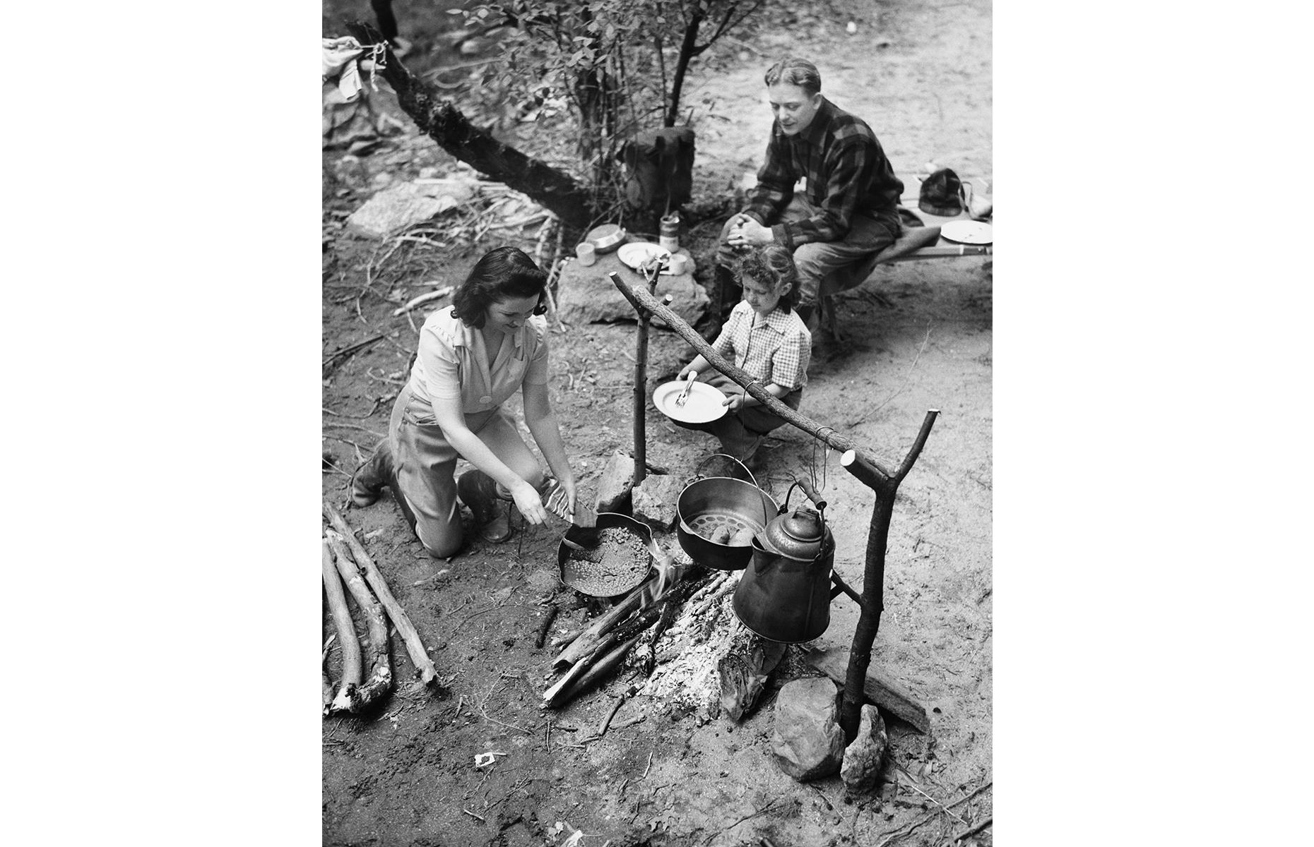 Amazing vintage photos of family vacations through the decades