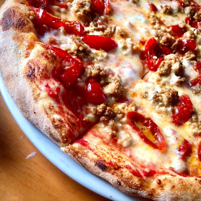 Longtime, family-owned pizzeria crowned best pizza restaurant in ...