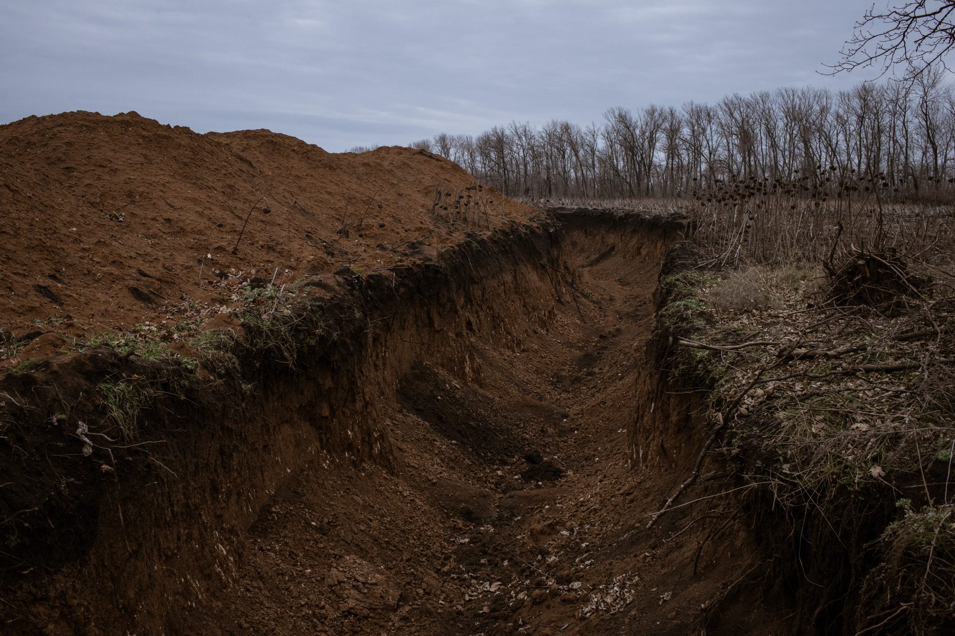 Russian troops uncovered a scary surprise while digging trenches