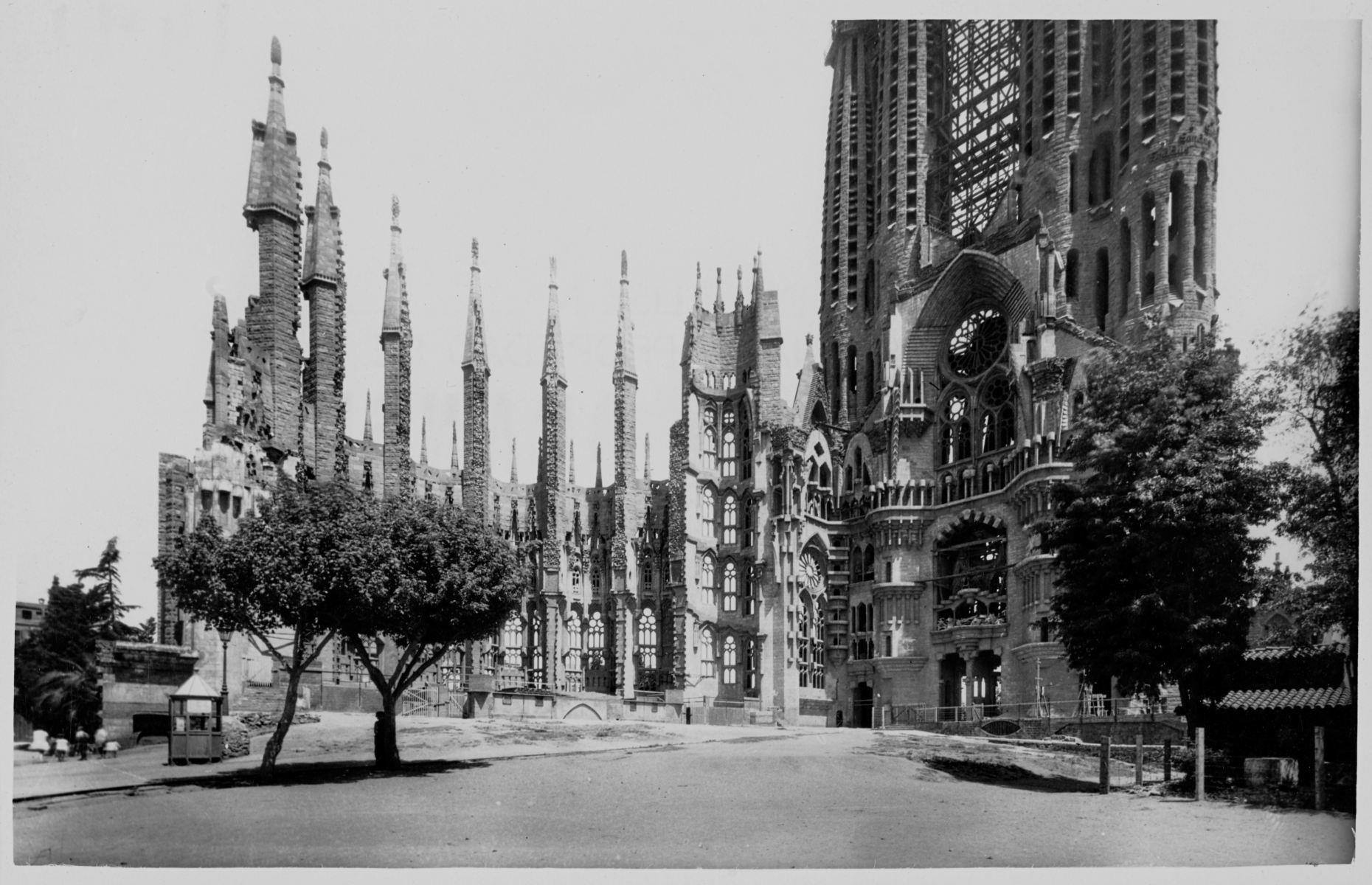 World-famous landmarks that looked very different a century ago