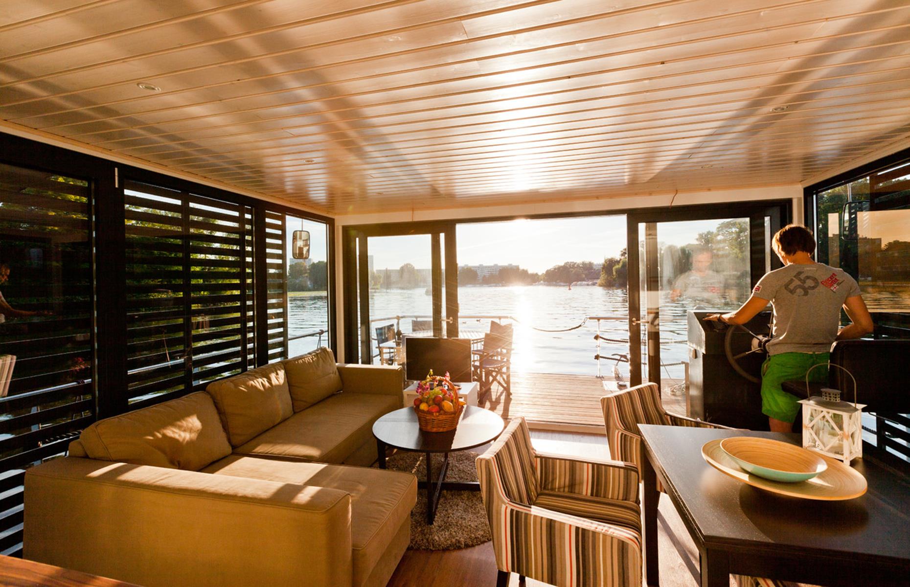 This Smart Bed Adjusts to Your Body With AI Sensors and Strings