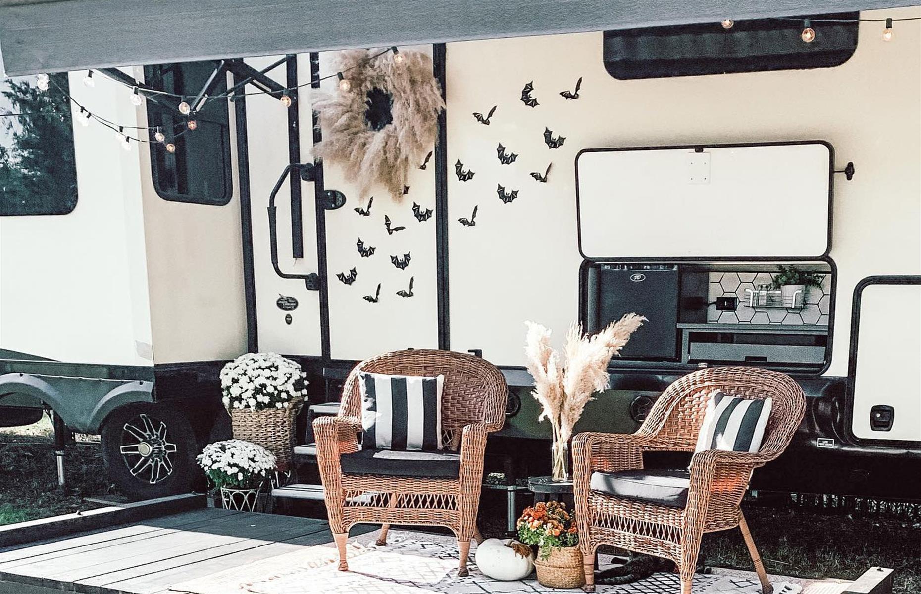 7 amazing motorhome makeovers before and after they were completed