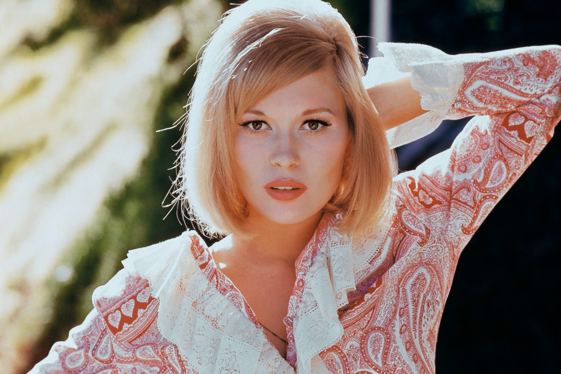 Faye Dunaway: the life of an icon in photos