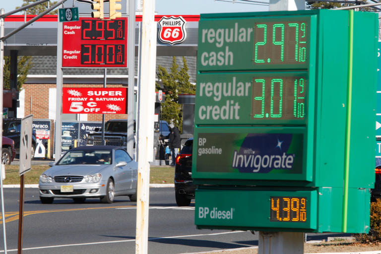 Gas prices in New Jersey tick up despite national dip