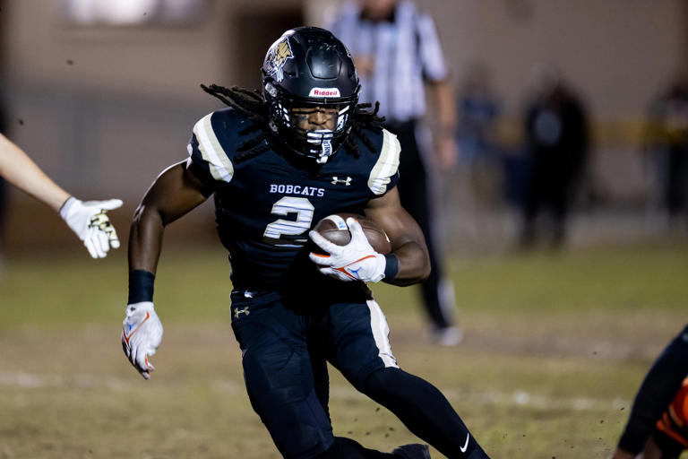 Three-star Newberry defensive end Mykah Newton flips his commitment ... Three-star Newberry defensive end Mykah Newton flips his commitment ...