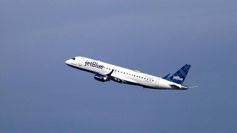 JetBlue has increased flights to meet the needs of Patriots fans this ...