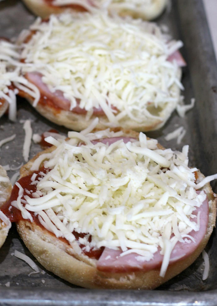 Easy English Muffin Pizzas
