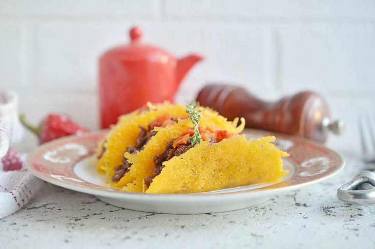 Easy Keto Tacos Recipe With Cheese Taco Shells