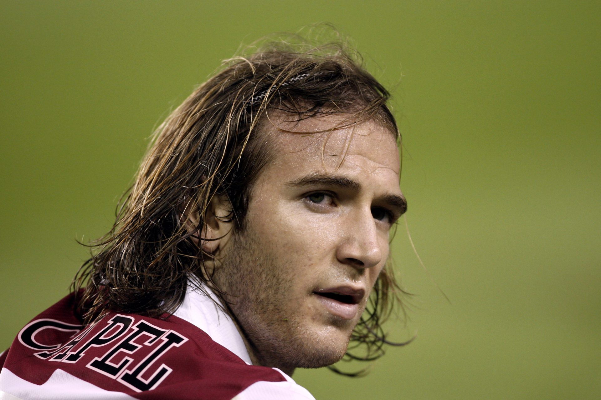 Uñas lipgloss: la tendencia de manicura prolija que vas a usar este verano