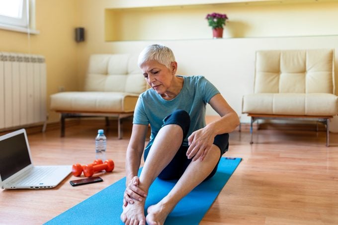 11 Causes of Pain on the Outer Side of Your Foot