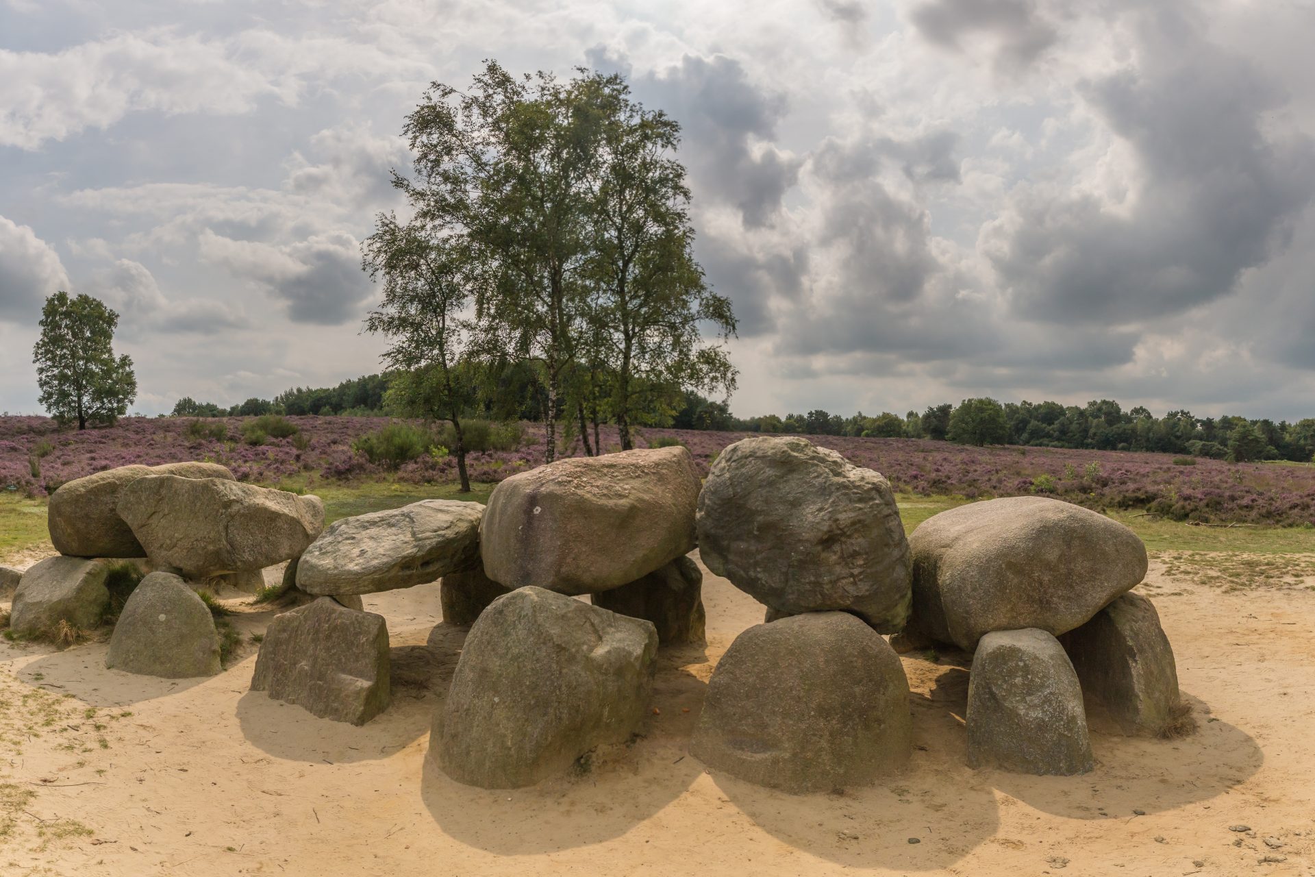 Verborgen schatten: Ontdek de oudste monumenten van Nederland