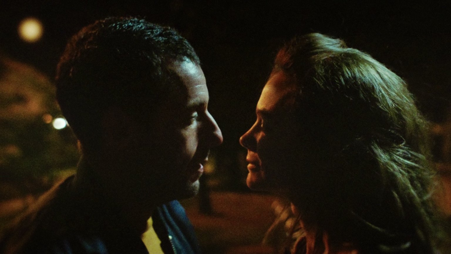 'Spaceman' trailer: Adam Sandler ontmoet een alien in emotionele ...