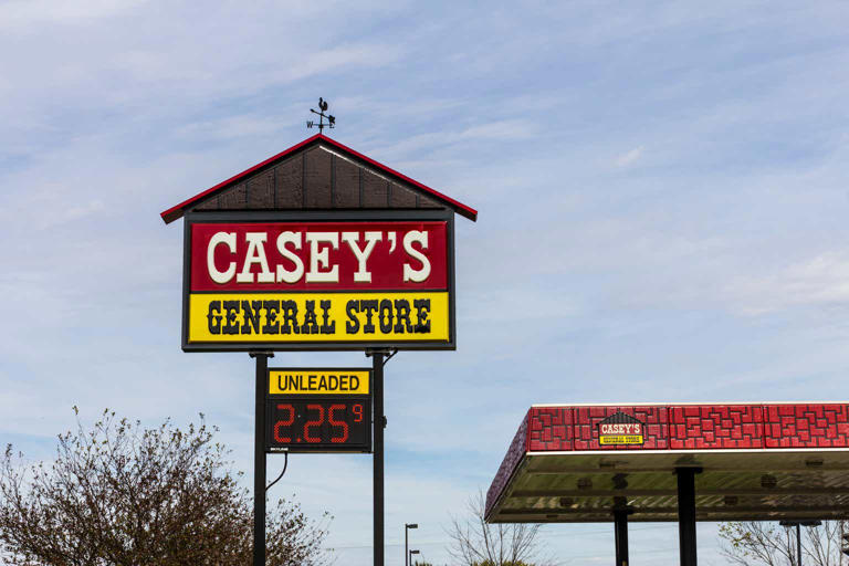Pizza and pump prices serve up top- and bottom-line beat for Casey's ...